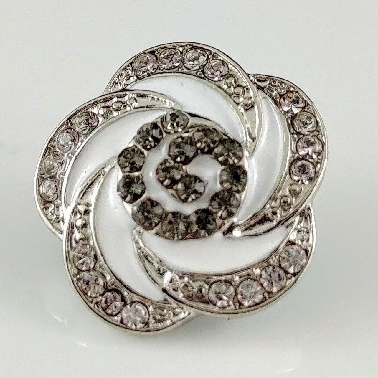 White Spiral Flower Snap | 2 Good Claymates