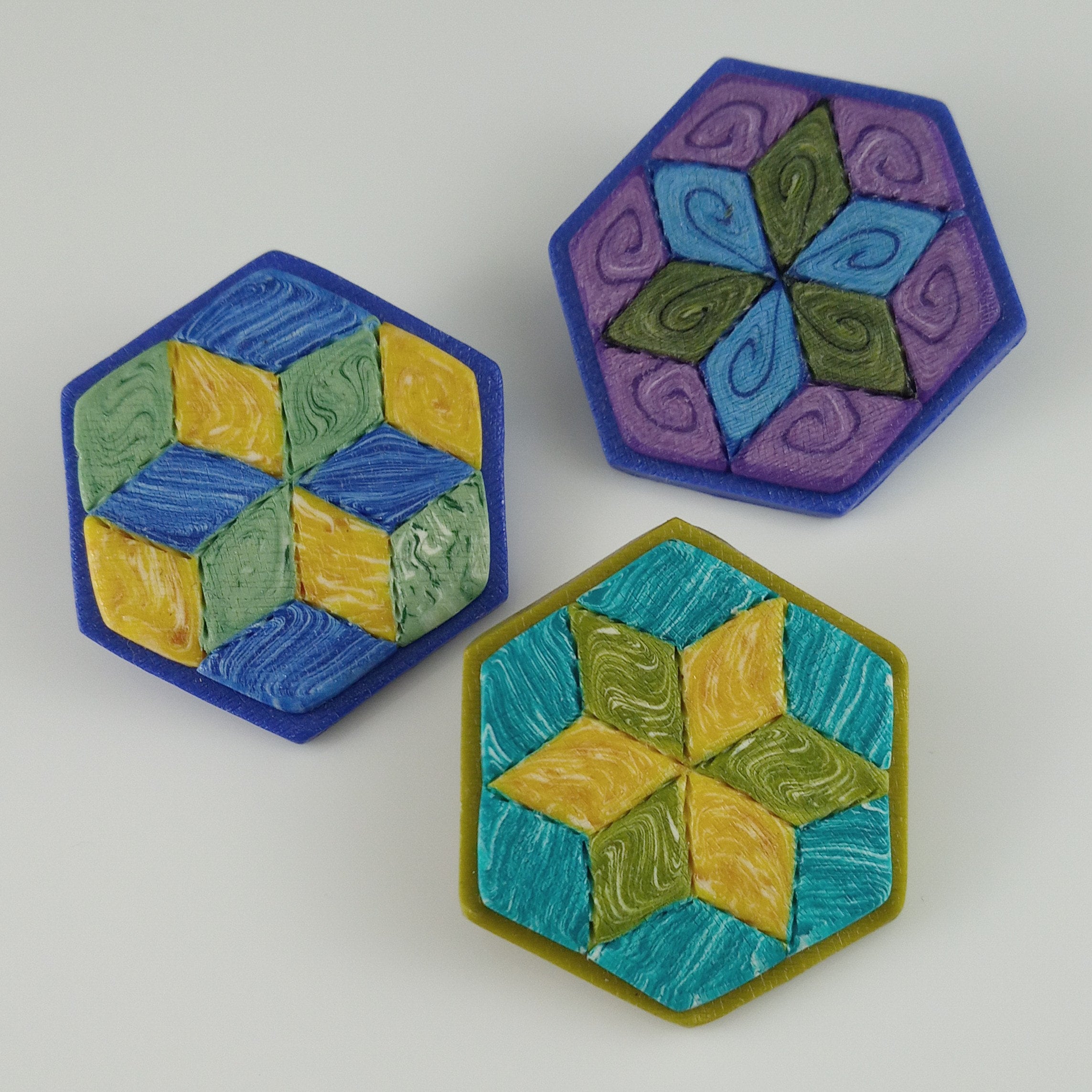 Quilt Pattern in Clay Brooch-Pendant - Tumbling Blocks | 2 Good Claymates